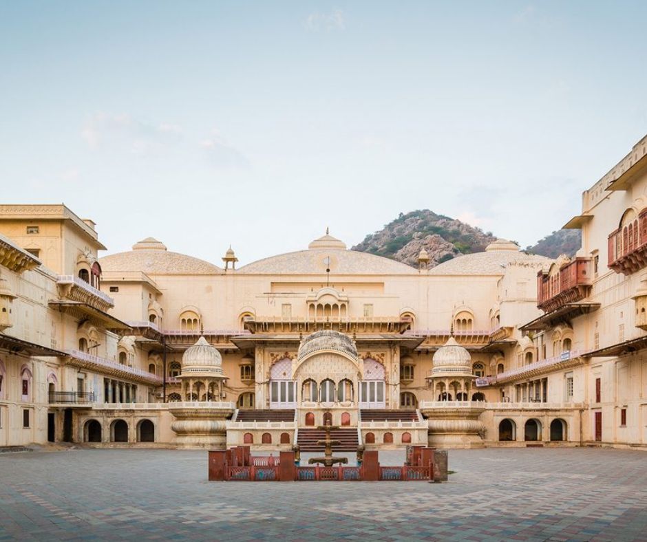 From Delhi: 2 Day Alwar Tour with Neemrana Fort - TRISOJ