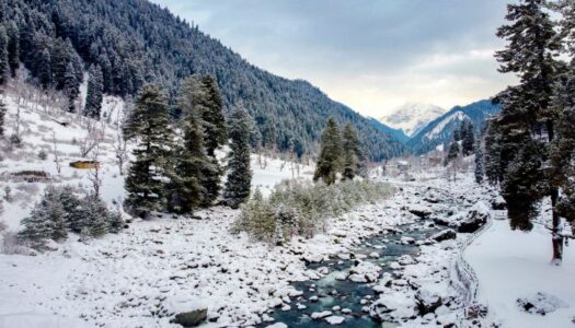 10 Best Places To Experience Snowfall in Kashmir - TRISOJ